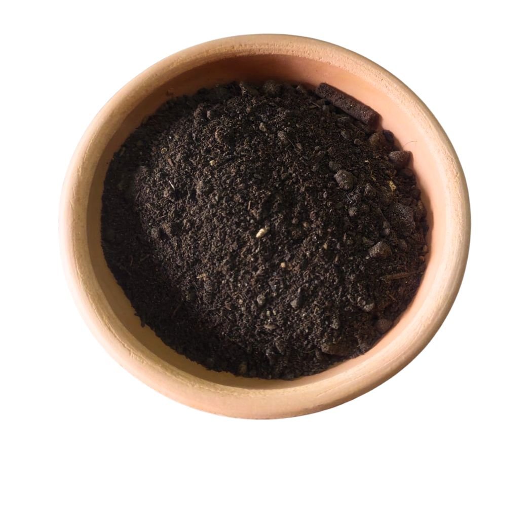 Tierra negra. Tierra para macetas y plantas de interior